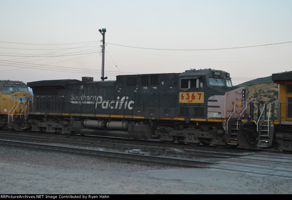 UP 6367 just before Dark